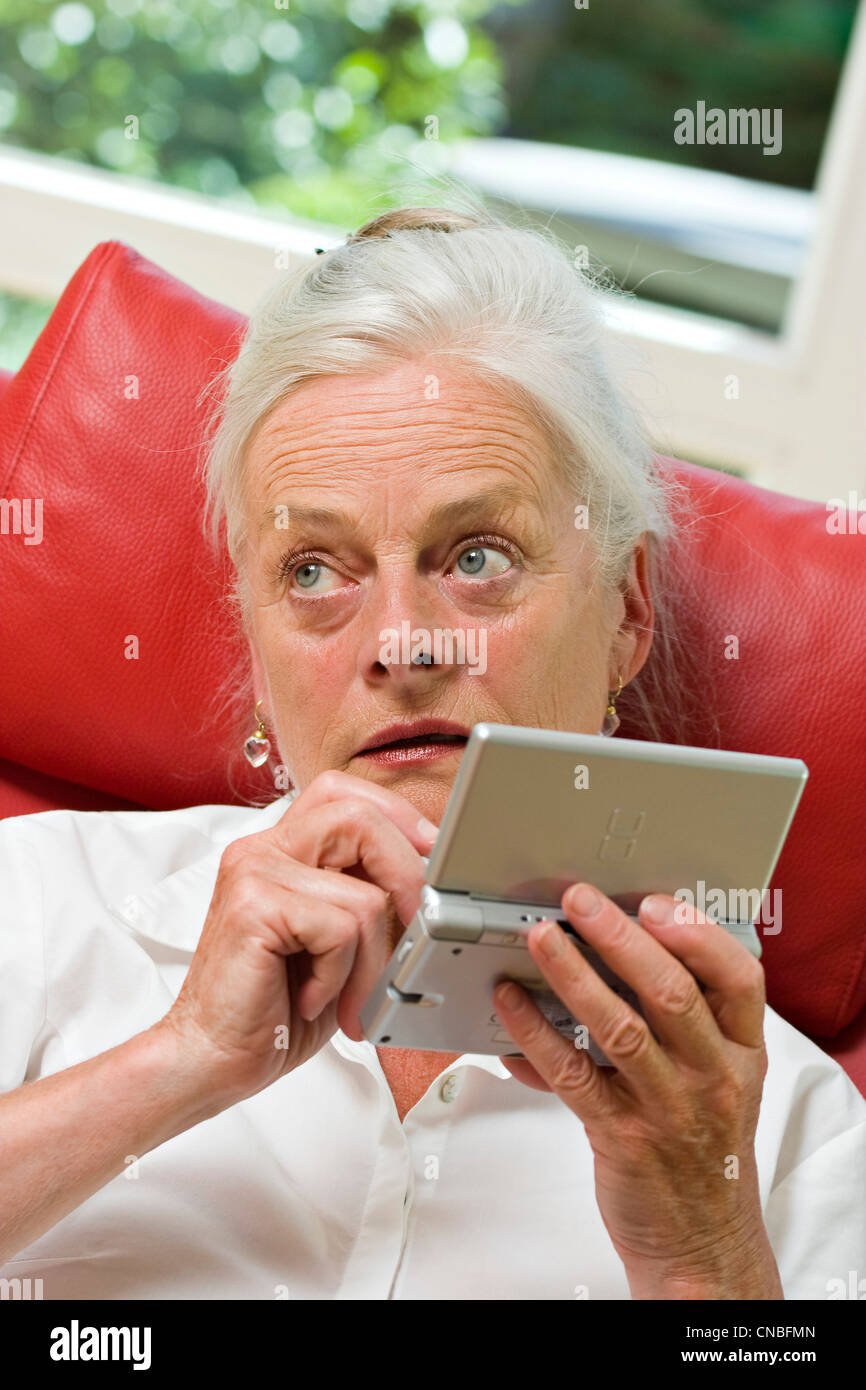 Brain fitness elderly hi-res stock photography and images - Alamy