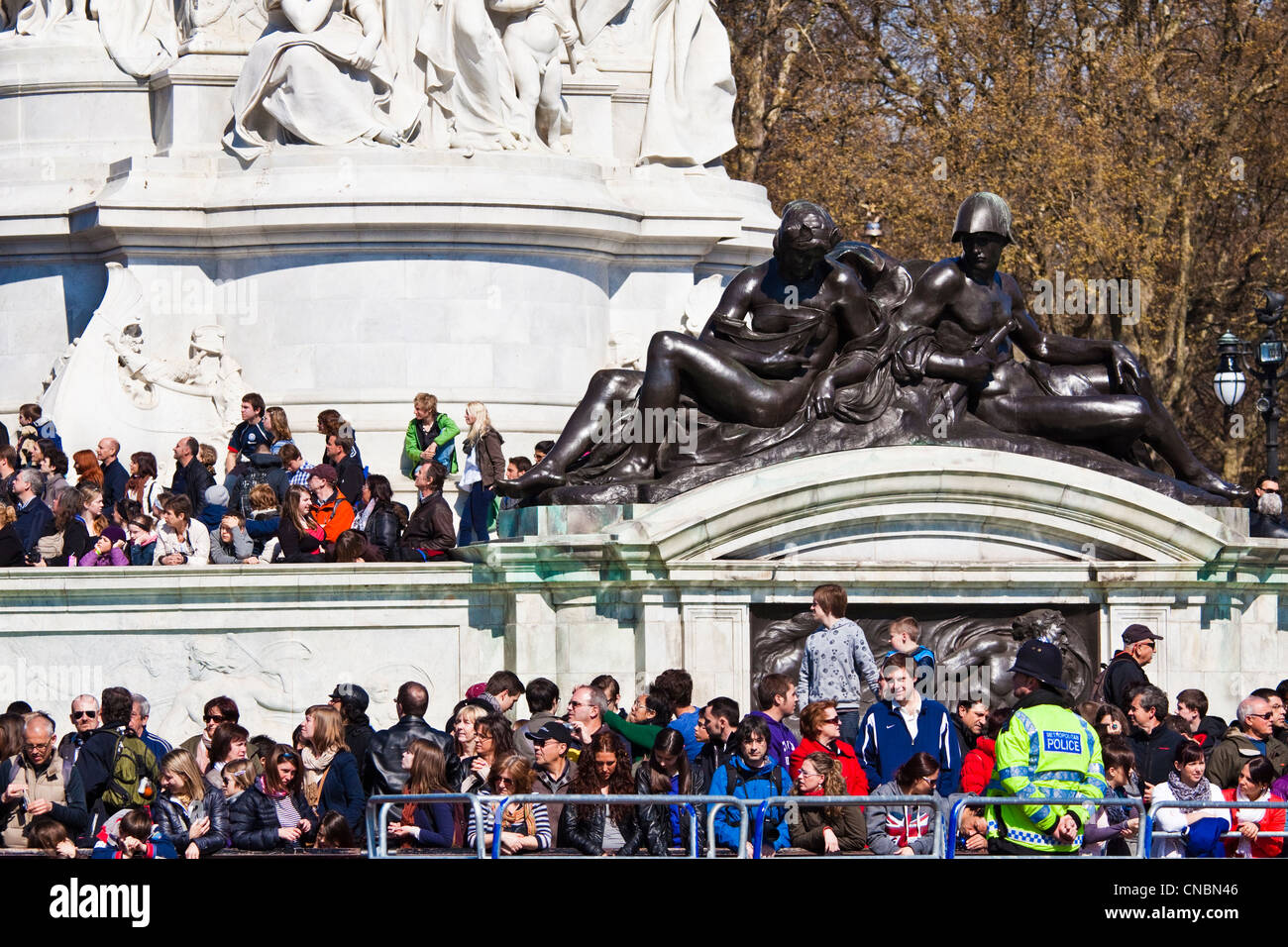 Crowd at Victoria memorial Stock Photo - Alamy