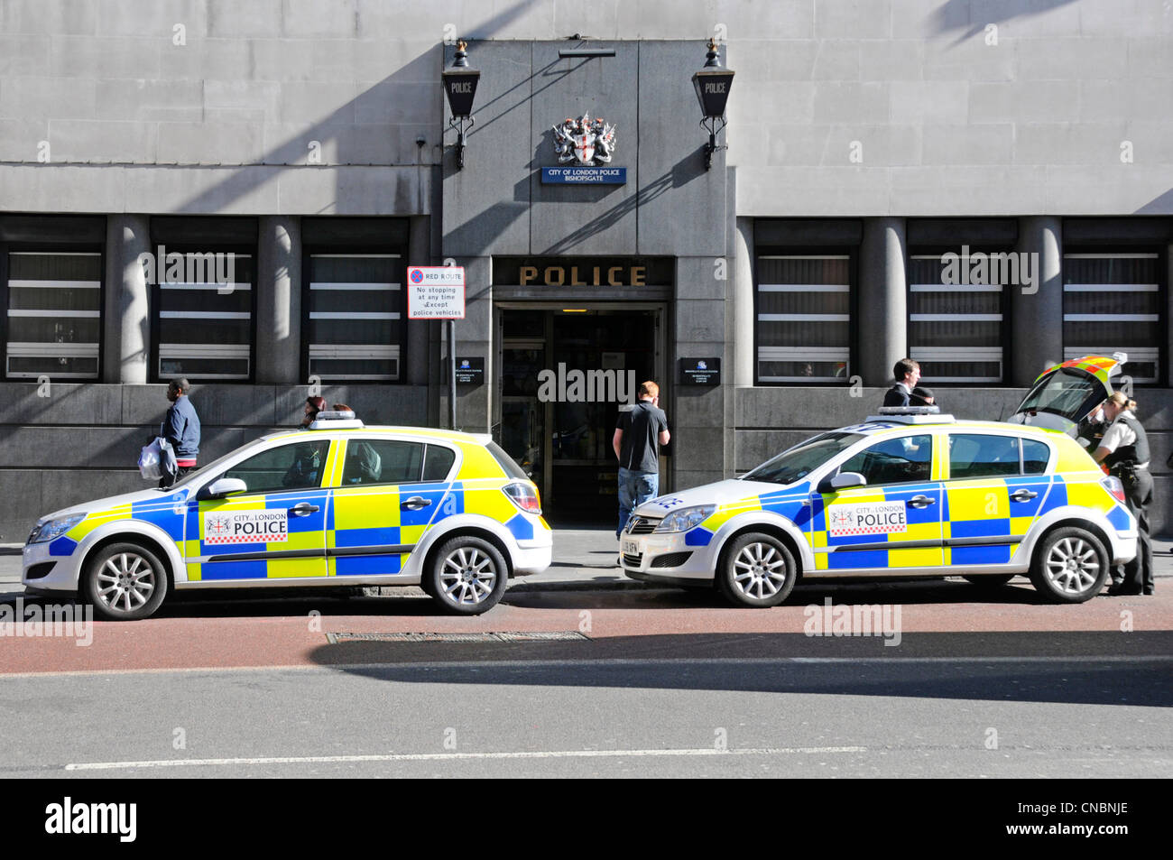 Side view uk police car hi-res stock photography and images - Alamy