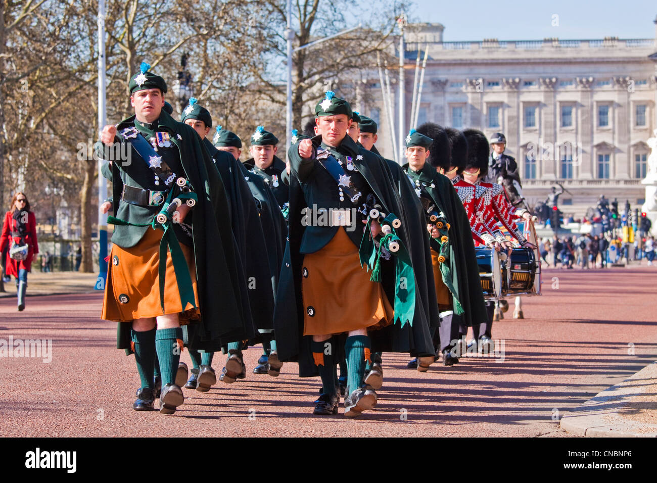 Irish guards pipers Stock Photo - Alamy