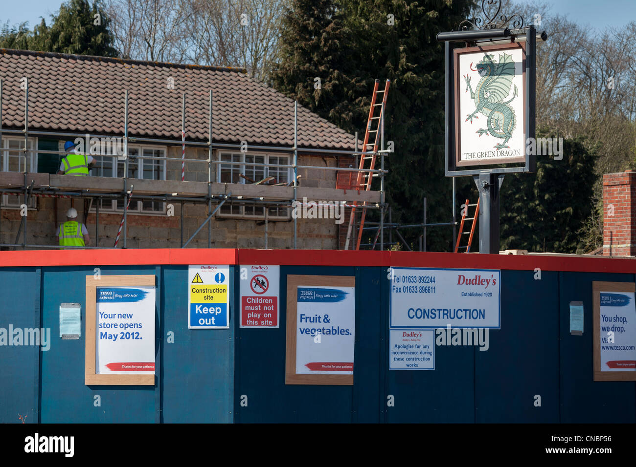 Closed down pub hi-res stock photography and images - Alamy