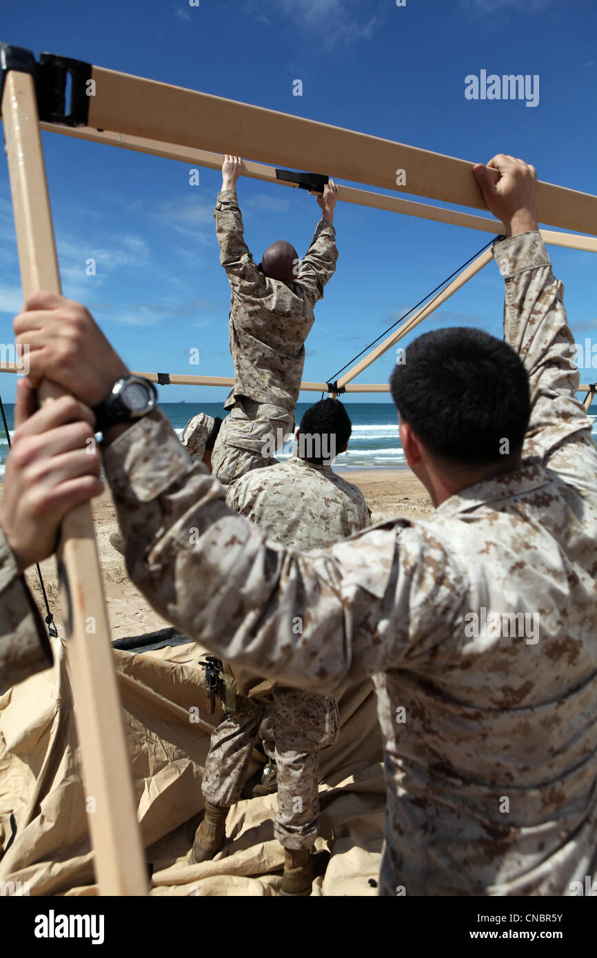 Combat logistics battalion 1 hi-res stock photography and images - Alamy