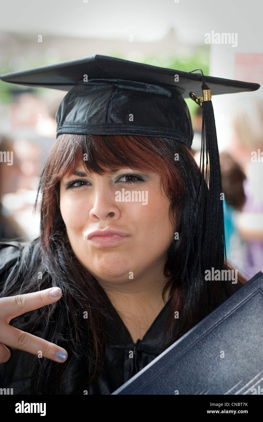 Girl receiving diploma High Resolution Stock Photography and Images - Alamy