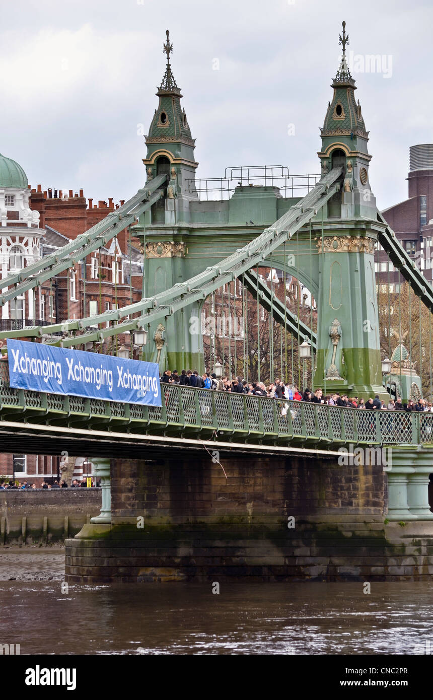 Xchanging hi-res stock photography and images - Alamy