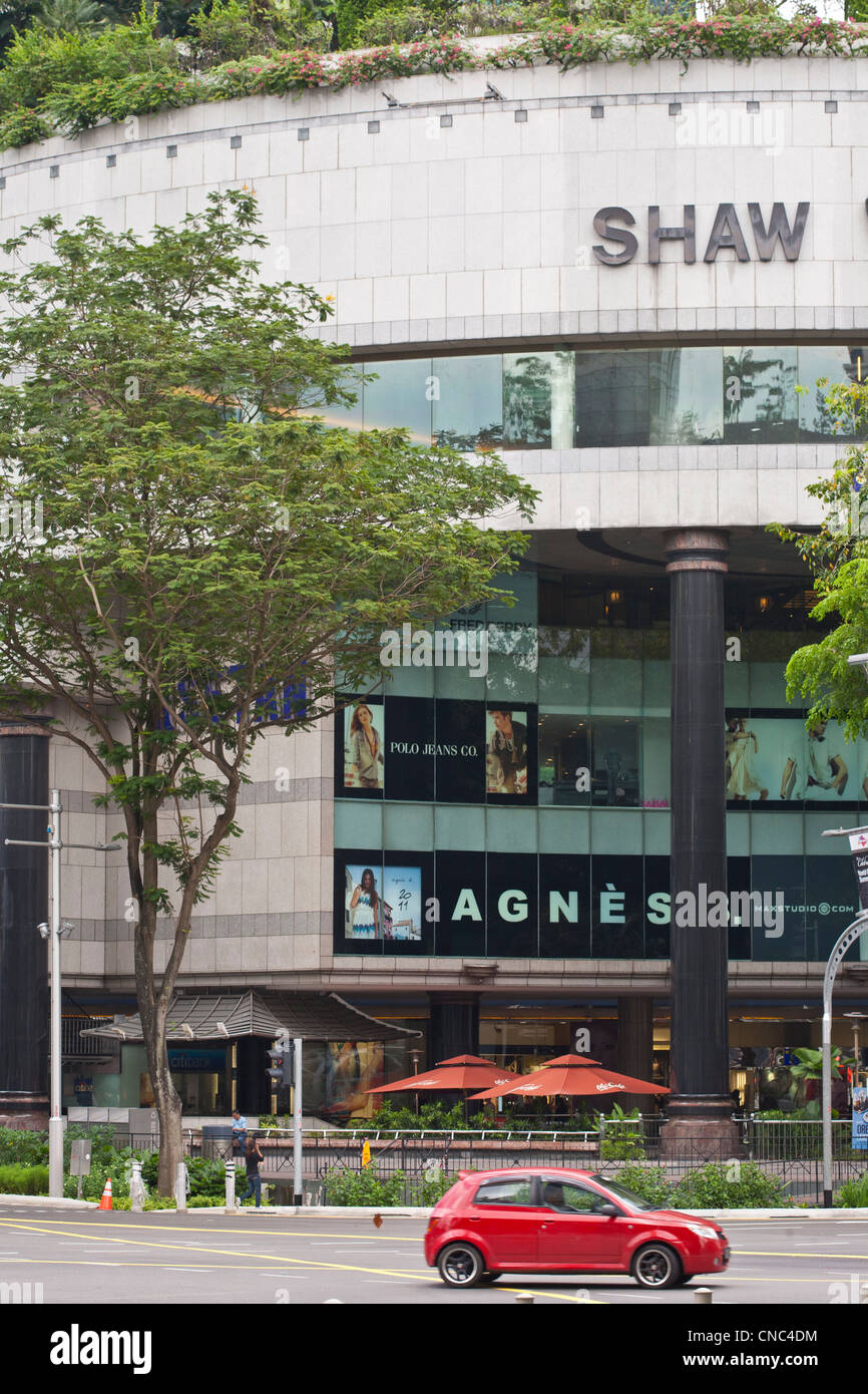 Intersection shopping hi-res stock photography and images - Alamy