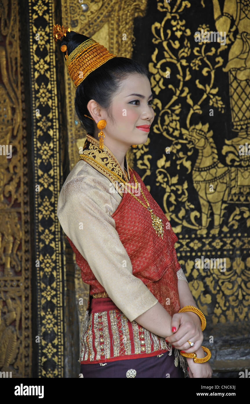 Young bride at Wat Xieng Thong (Temple of the Golden City), Khem Khong, Luang Prabang, Luang ...