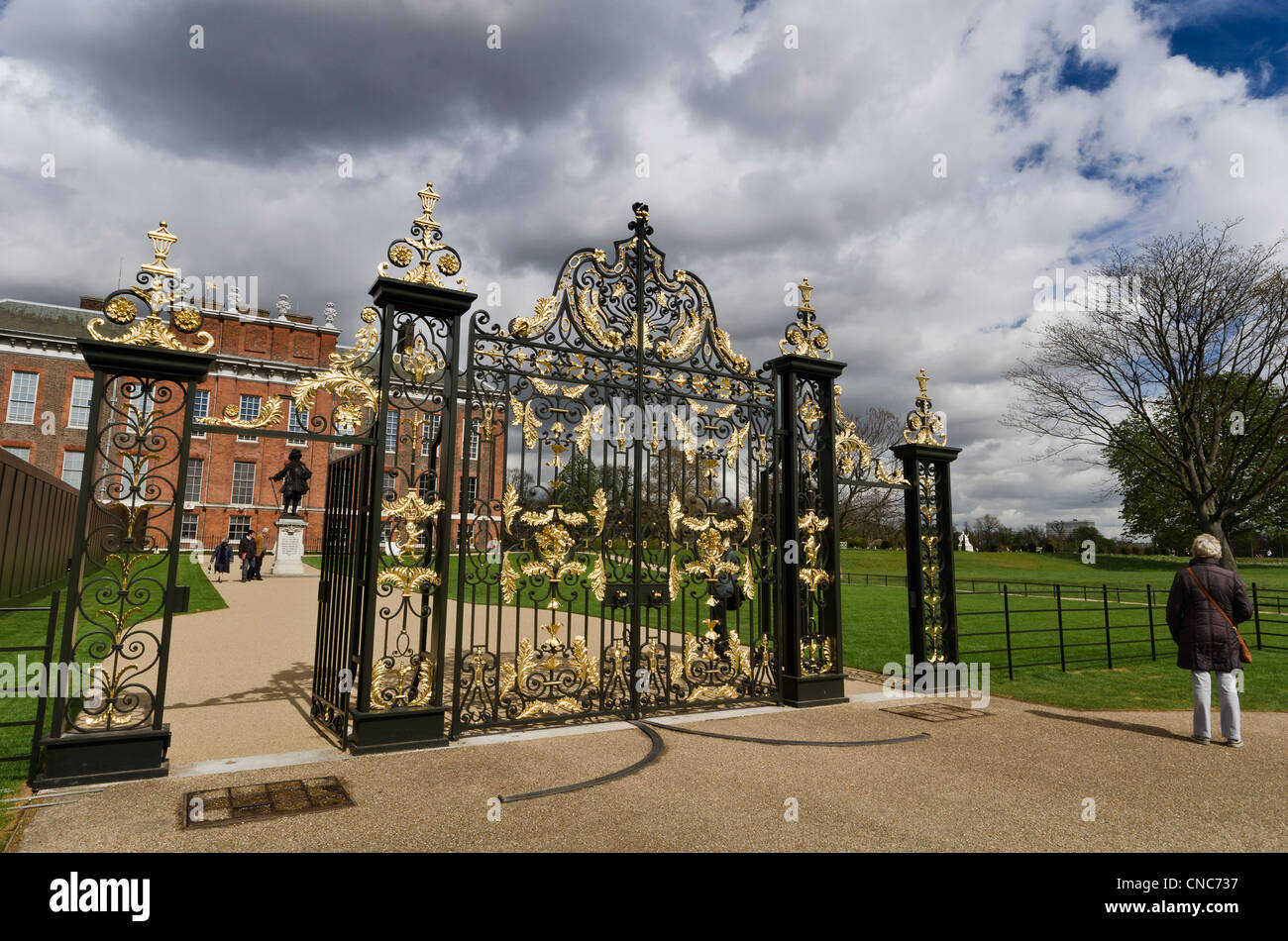 Front Gate Kensington Palace, Kensington Gardens, London, England ...