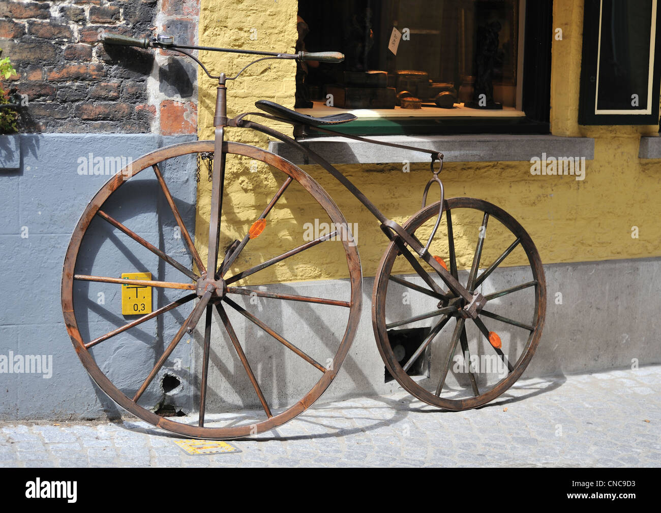 Old bicycle, Bruges, Belgium Stock Photo - Alamy