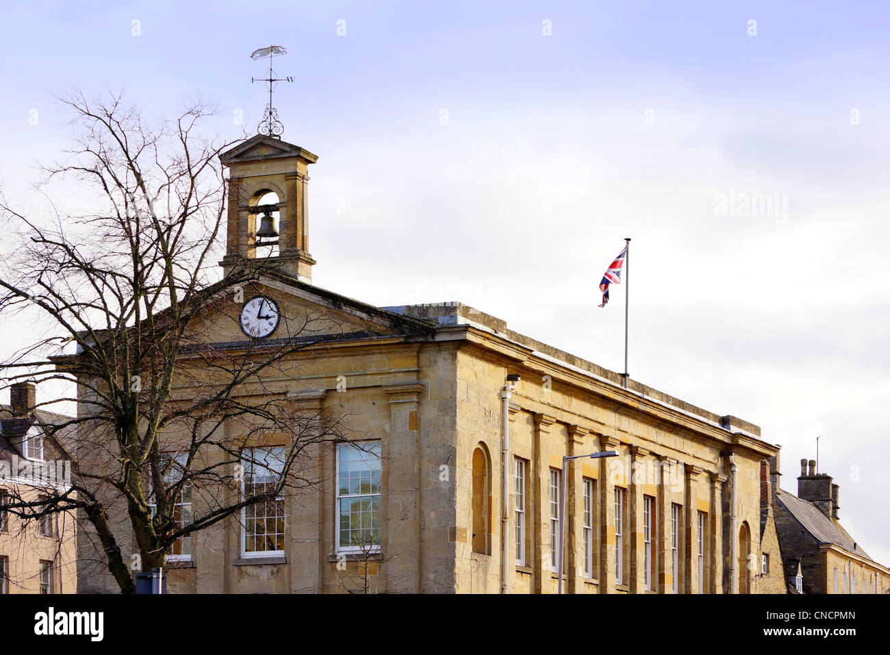 Chipping norton town hall hi-res stock photography and images - Alamy