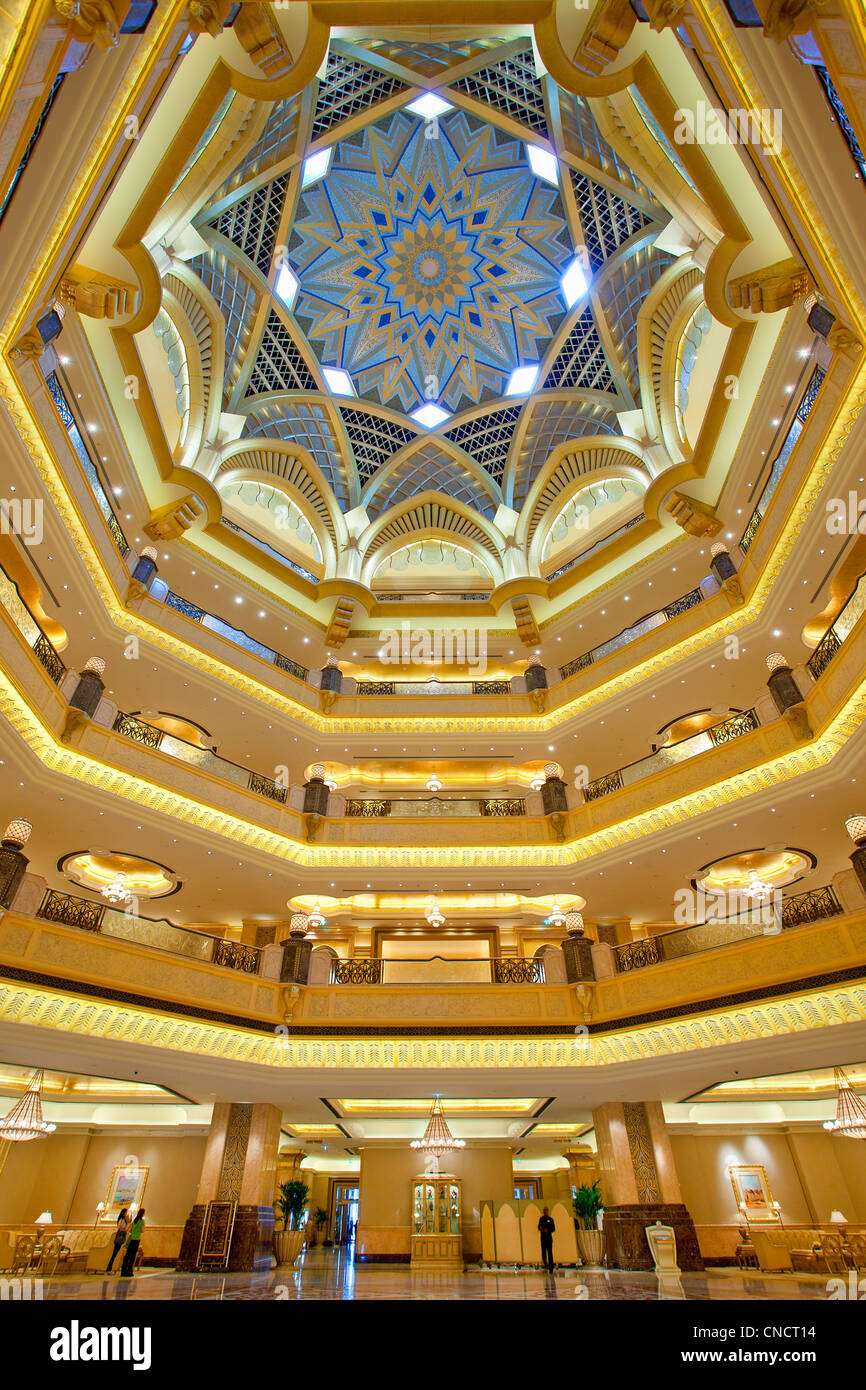 Abu Dhabi, Emirates Palace Stock Photo - Alamy