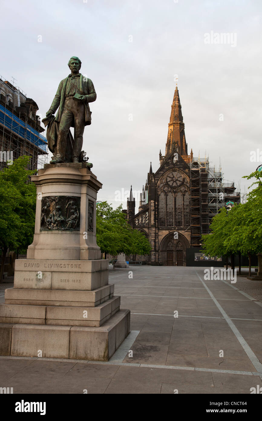 Cathedral Square, Statue of James Arthur, with Glasgow cathedral in the ...