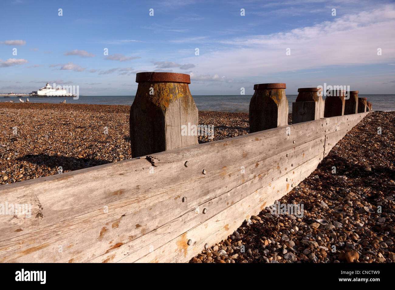 Shingle beach hi-res stock photography and images - Alamy