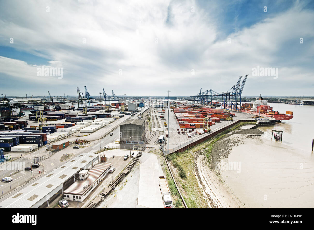 Tilbury port hi-res stock photography and images - Alamy