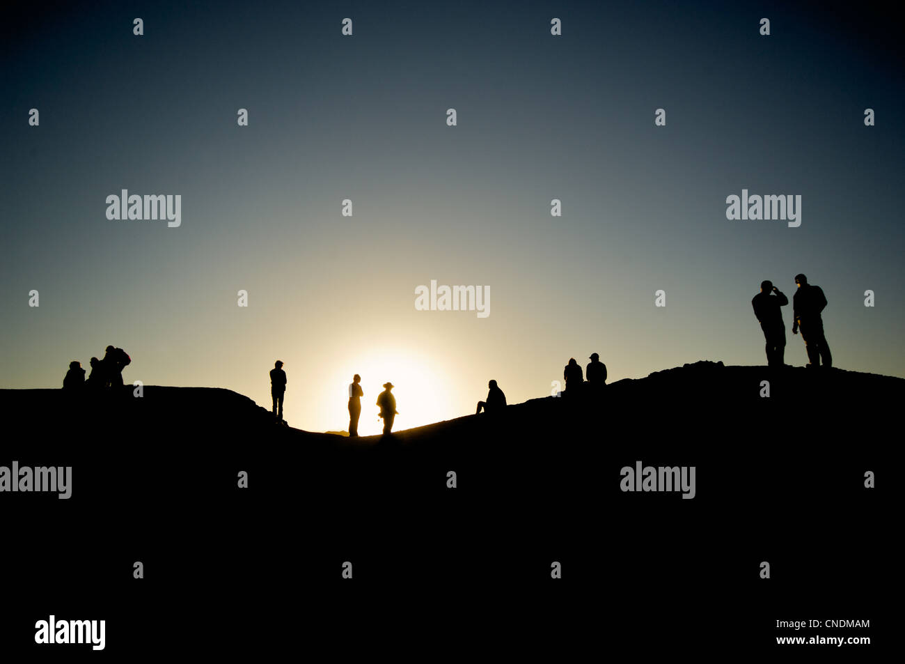 Crowd silhouetted hi-res stock photography and images - Alamy