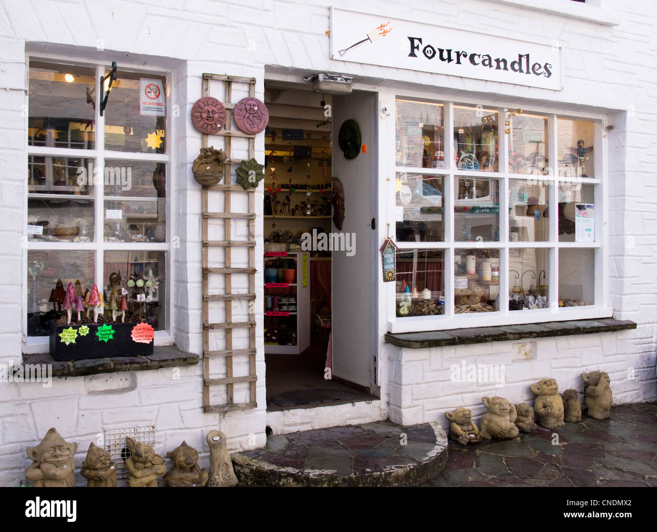 Polperro cornwall uk gift shop hi-res stock photography and images - Alamy