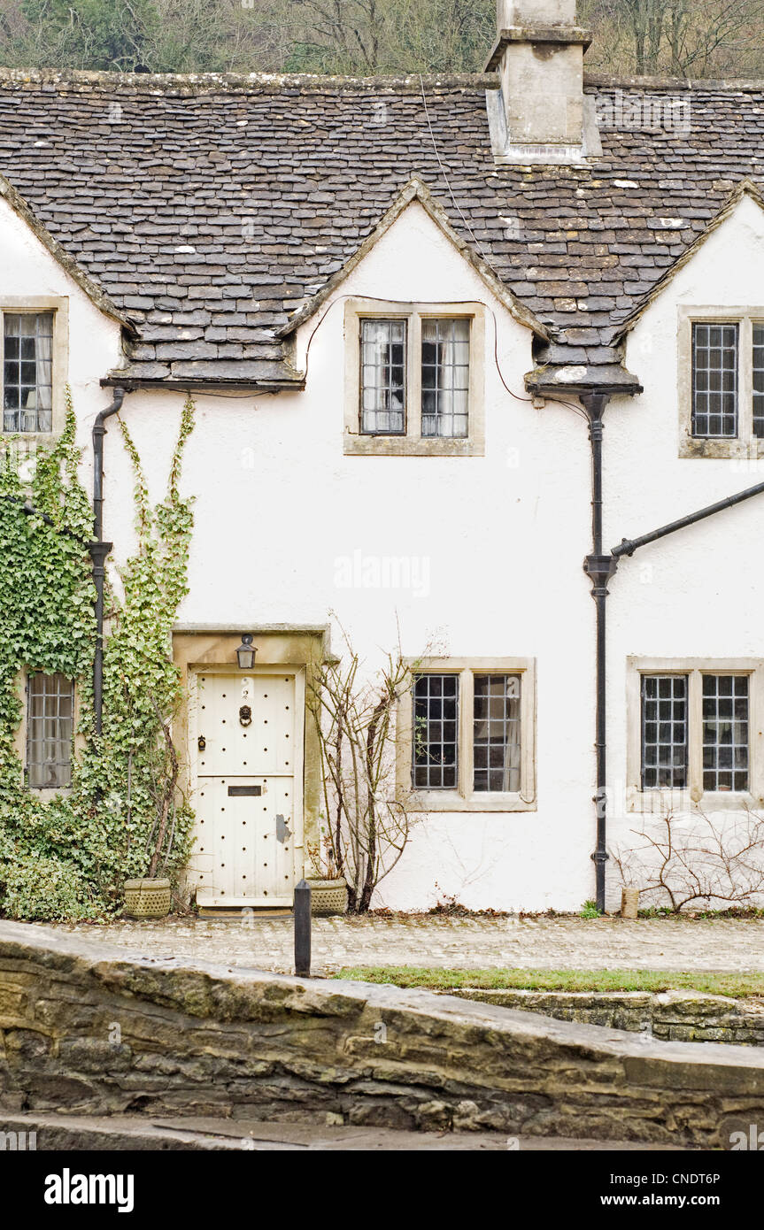A old traditional English cottage in Castle Combe Stock Photo - Alamy