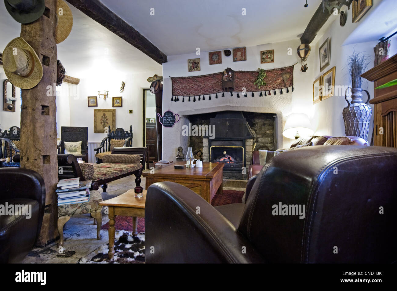 Inside of an old fashioned coffee shop in Castle Combe Stock Photo - Alamy