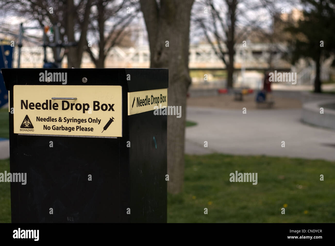 Needle drop box hi-res stock photography and images - Alamy