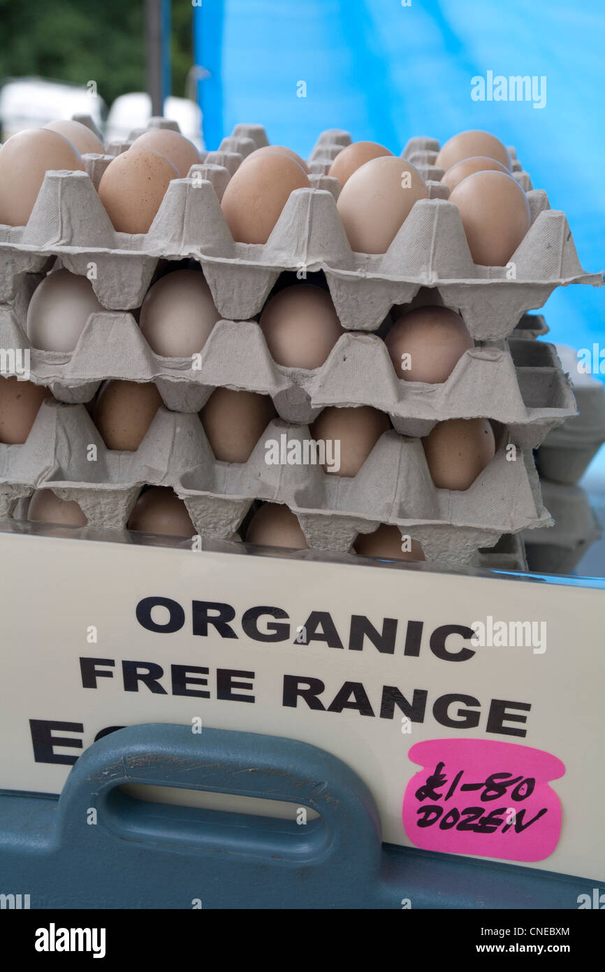 Eggs market hi-res stock photography and images - Alamy