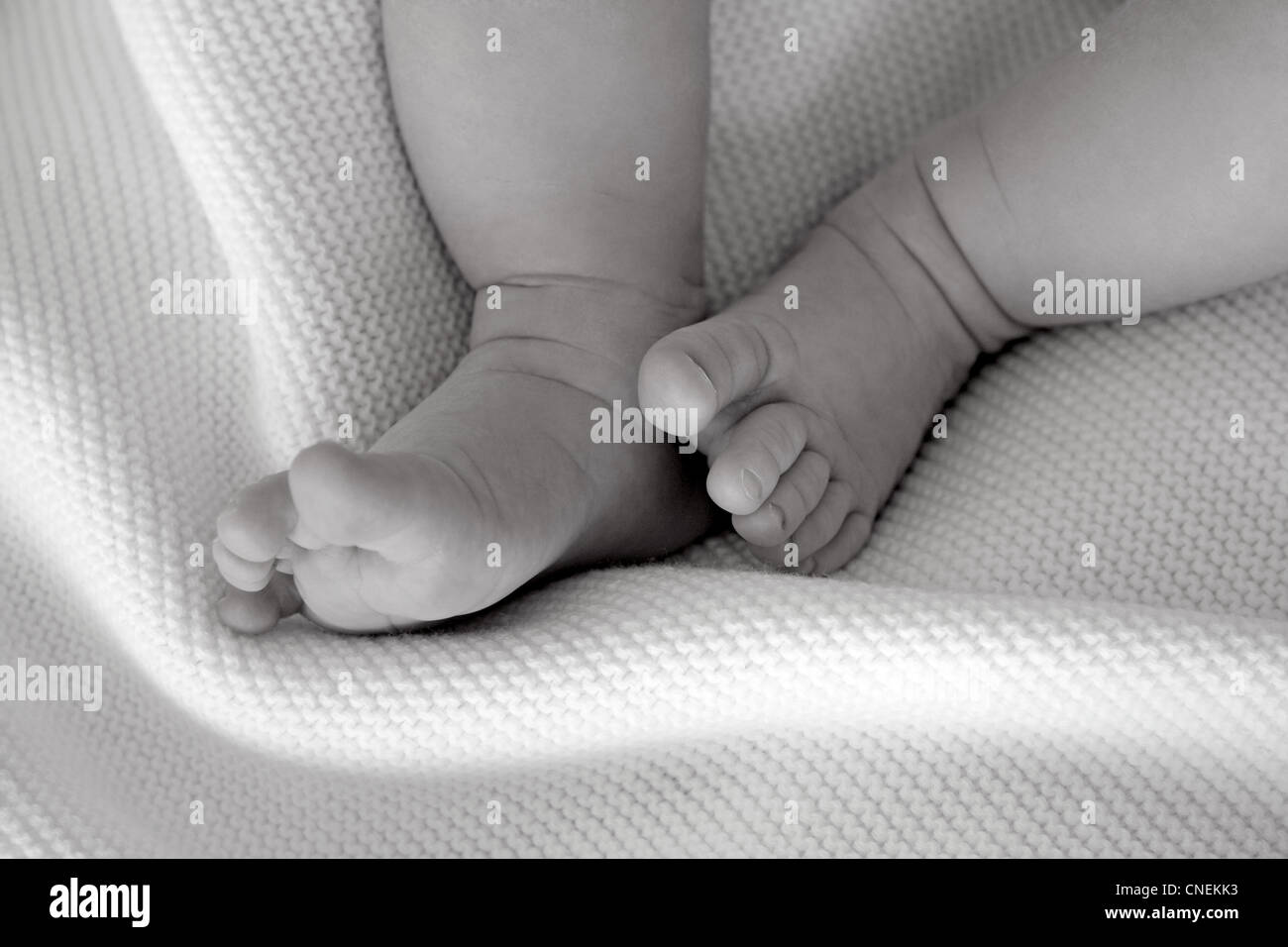 Feet with six toes hi-res stock photography and images - Alamy