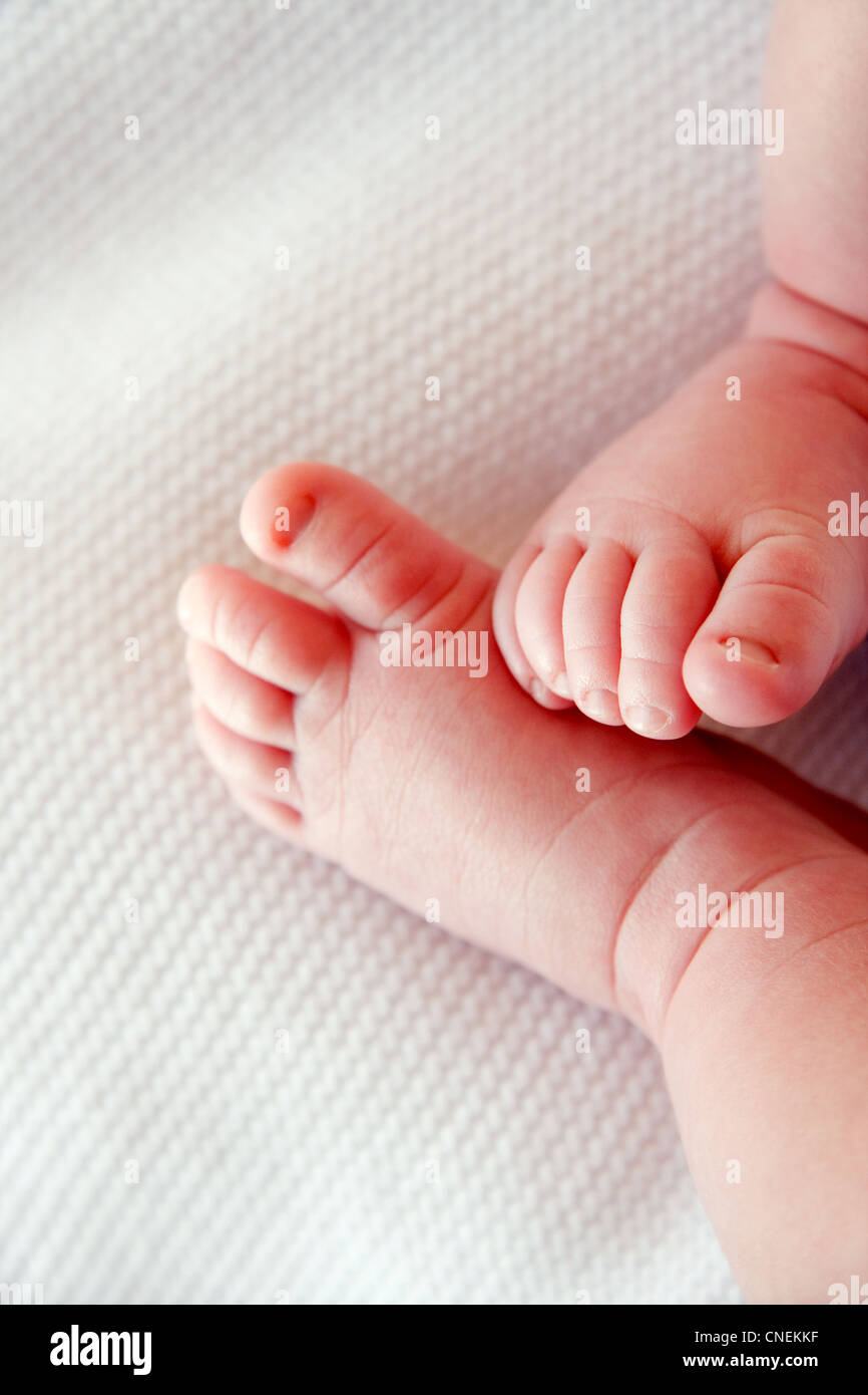 Feet with six toes hi-res stock photography and images - Alamy