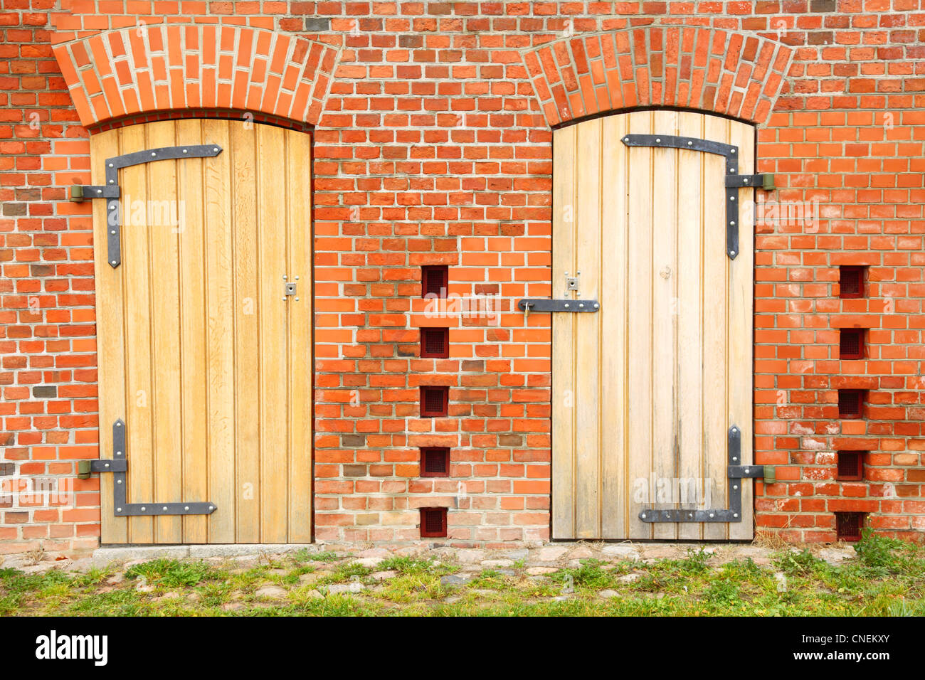 Two wooden doors hi-res stock photography and images - Alamy