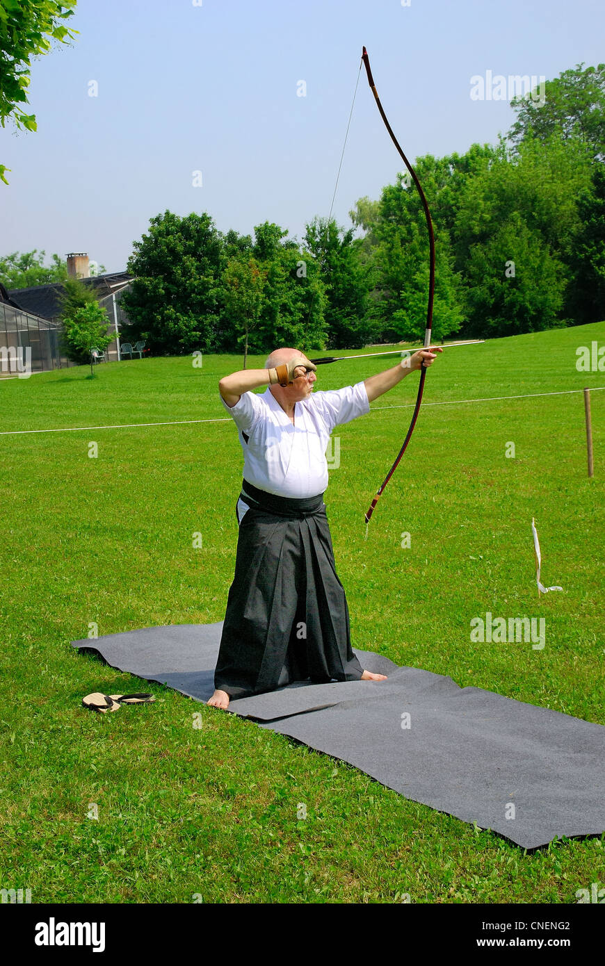 Kyudo japanese archery hi-res stock photography and images - Alamy