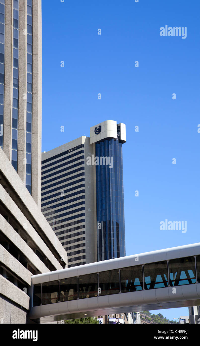 Cape Town Cape Sun Hotel with Golden Acre in foreground Stock Photo - Alamy
