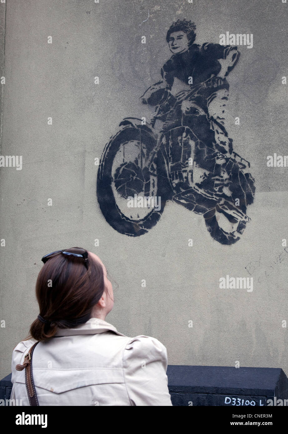 Bambi street art hi-res stock photography and images - Alamy