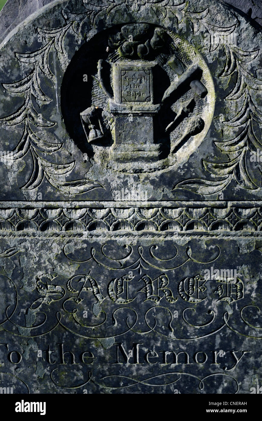 Spooky gravestone hi-res stock photography and images - Alamy