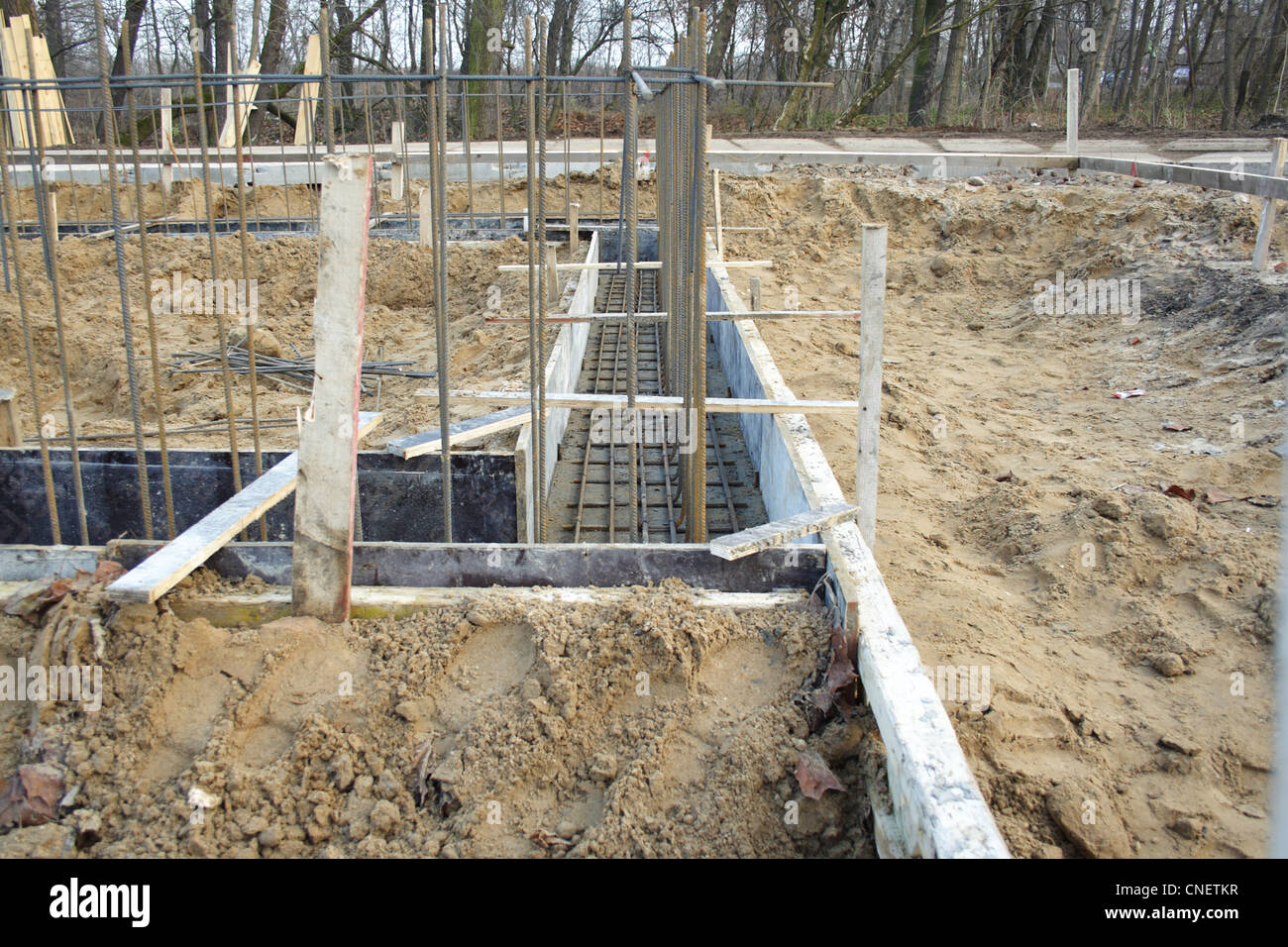 the skeleton of foundations under new building Stock Photo - Alamy