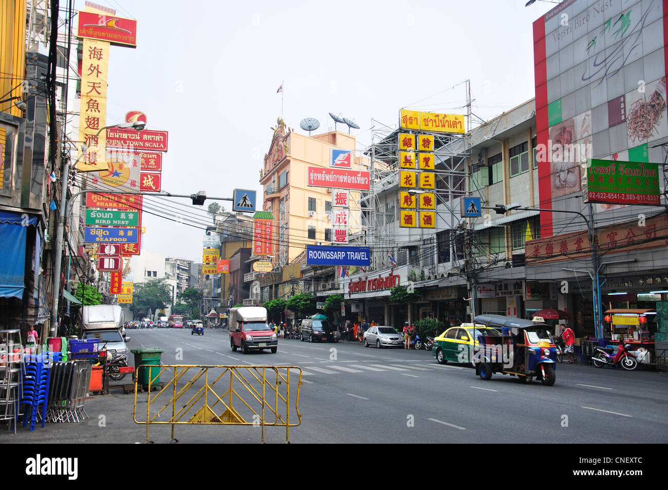 Yaowarat Road (Chinatown), Samphanthawong District, Bangkok, Thailand Stock Photo - Alamy