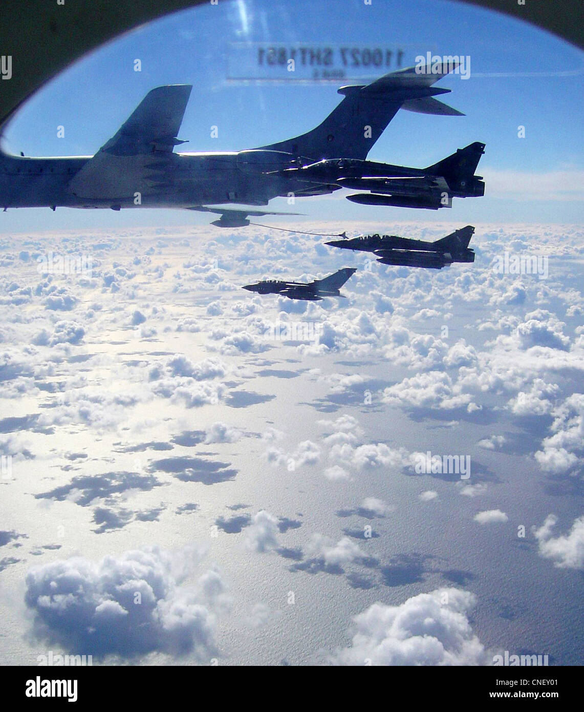 Vickers VC-10 in aerial refuelling exercise Stock Photo - Alamy