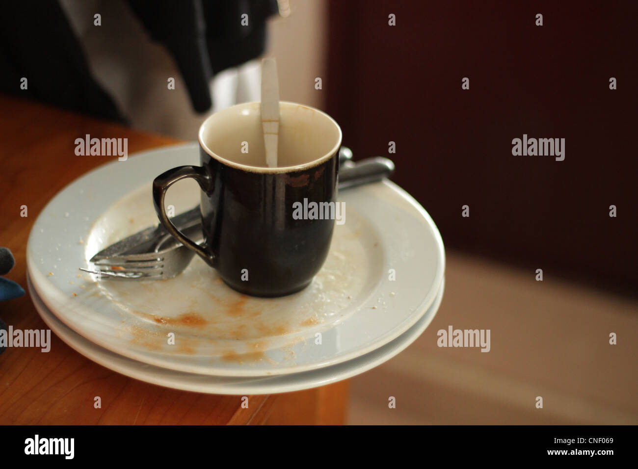 Used plates hi-res stock photography and images - Alamy