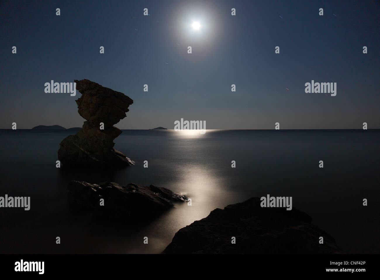 Moonlight beach hi-res stock photography and images - Alamy