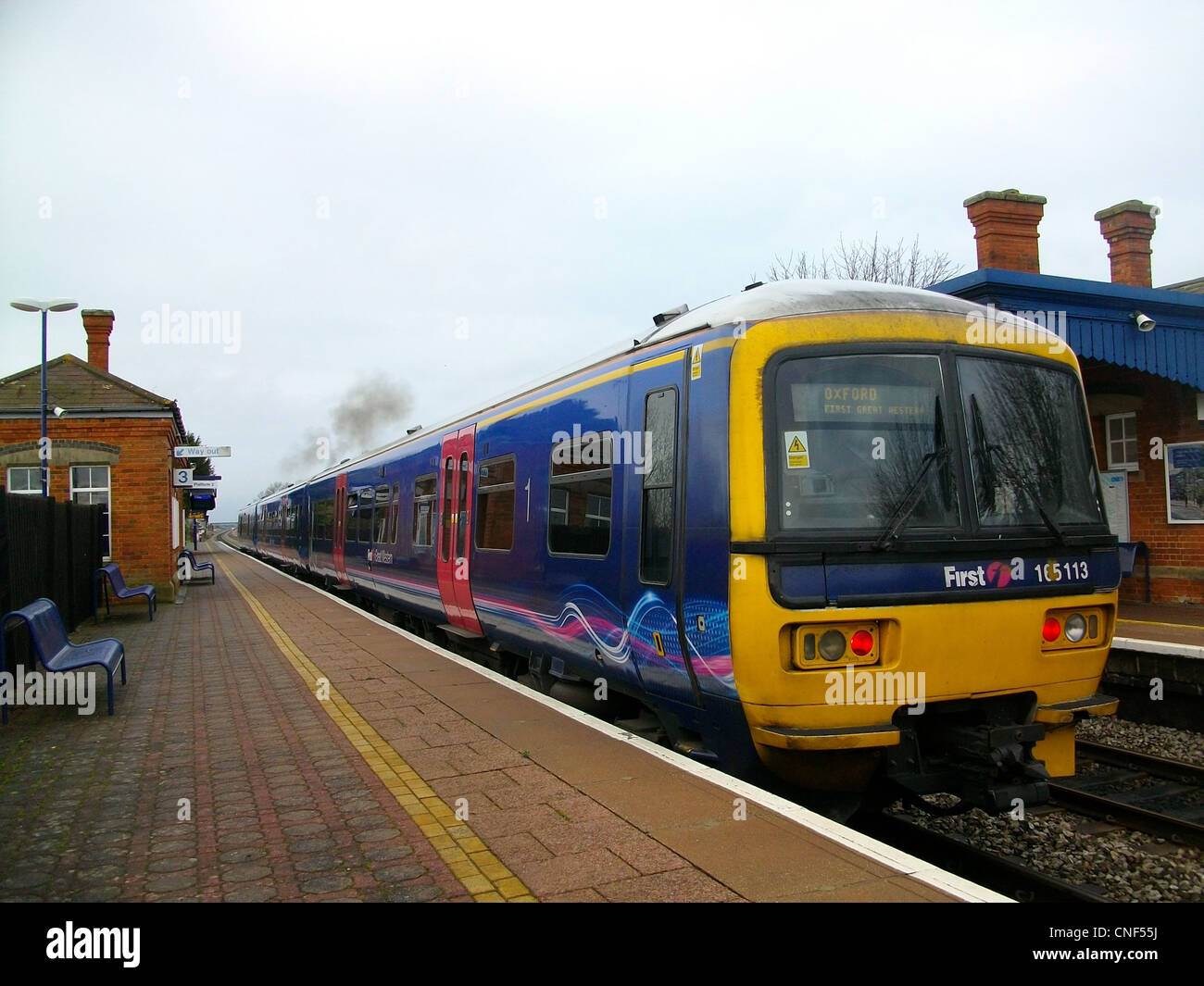 First Great Western 'dynamic lines' liveried Class 165/1 No. 165113 ...