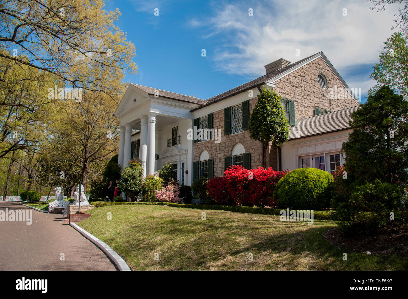 Elvis presleys home museum graceland hi-res stock photography and ...