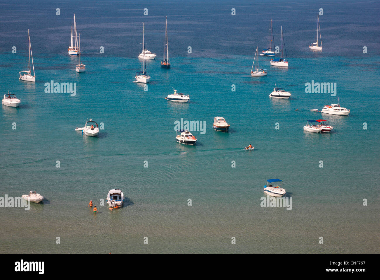 Beach docking hi-res stock photography and images - Alamy