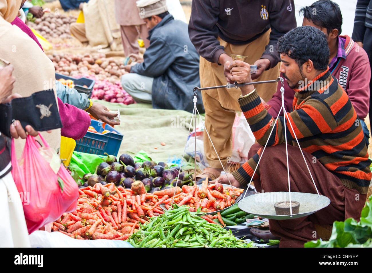 Pakistan Vegetable Market High Resolution Stock Photography and Images ...