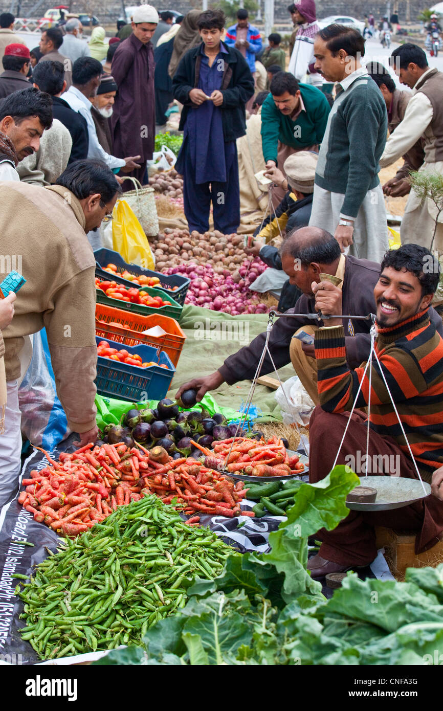 Pakistan vegetable market hi-res stock photography and images - Alamy