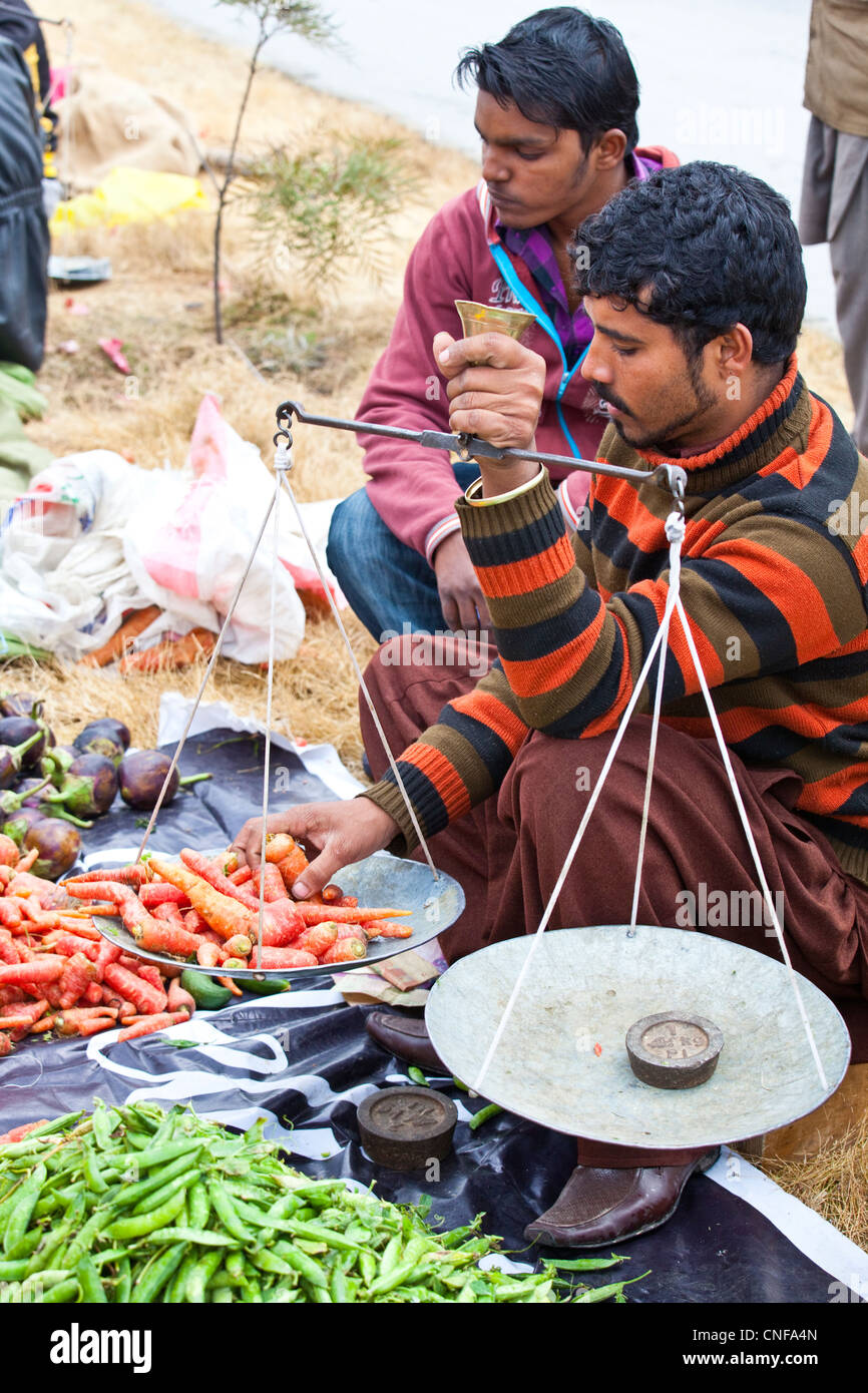 Pakistani carrots hi-res stock photography and images - Alamy