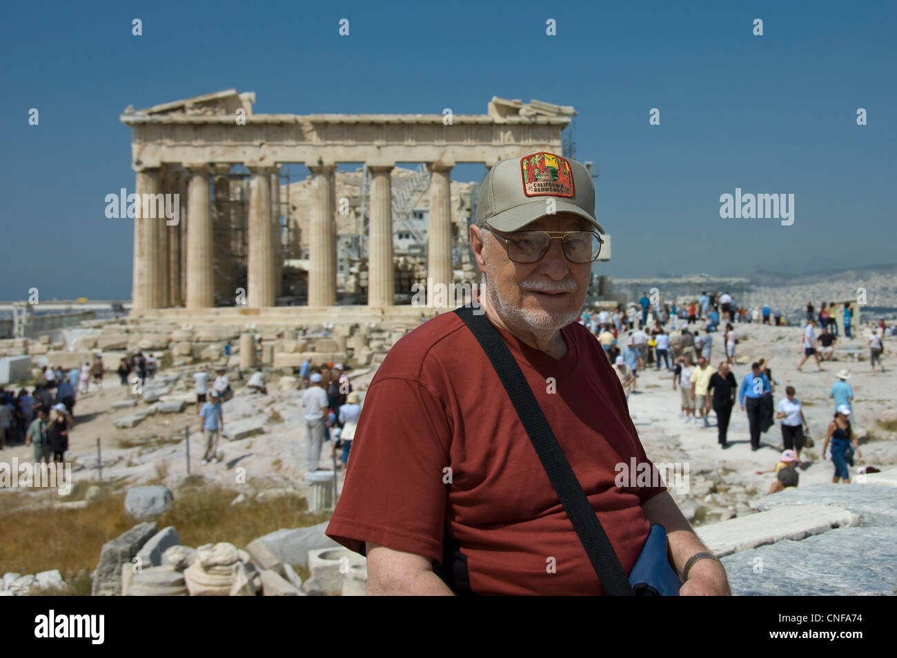 Tourists visiting parthenon temple hi-res stock photography and images ...