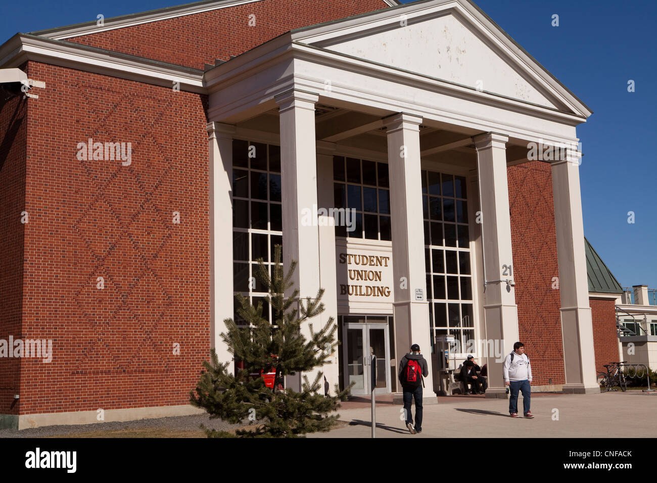 Students hang out by the University of New Brunswick (UNB) Student ...