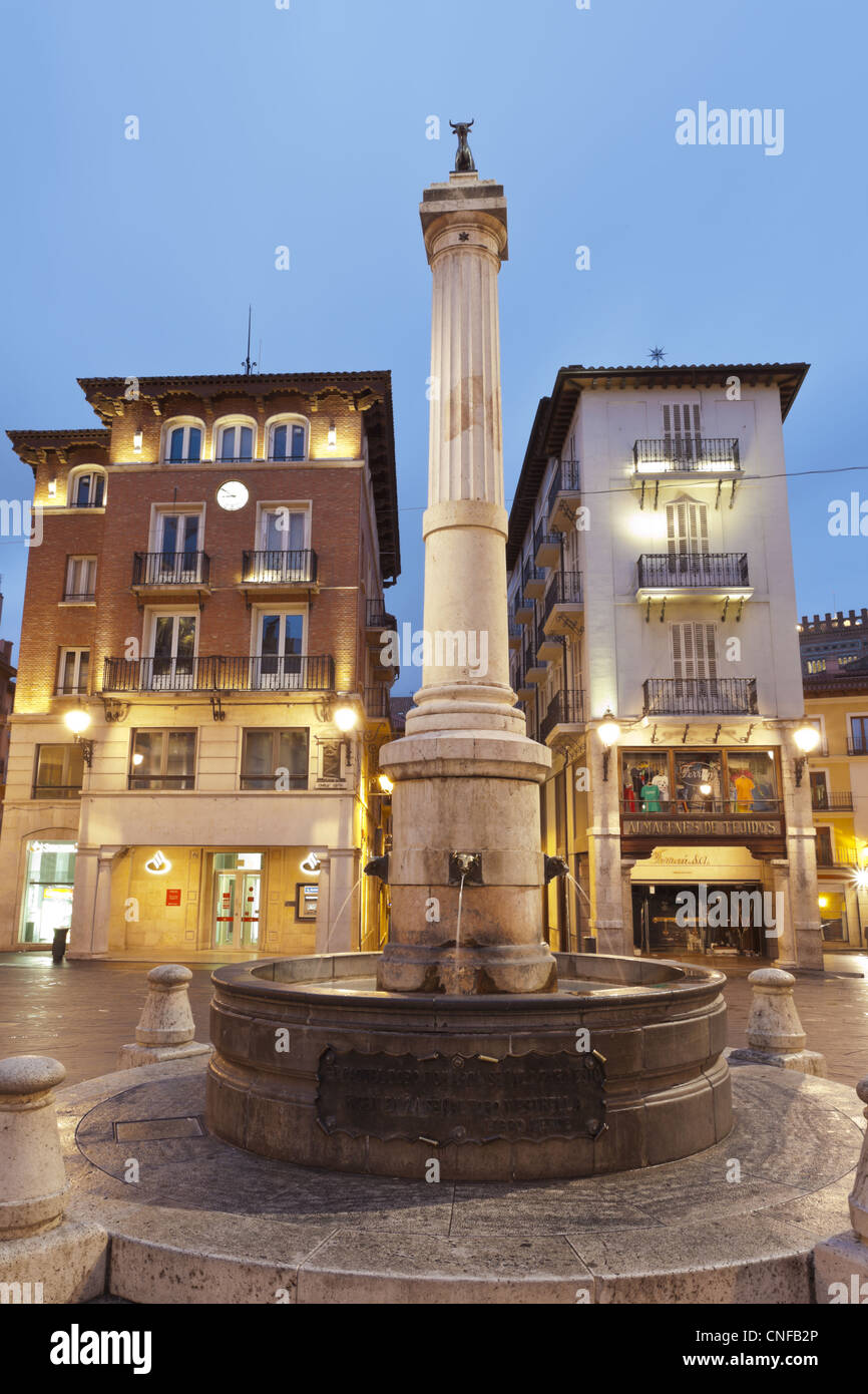 Monumento de El Torico en la plaza de El Torico Teruel, Spain Stock ...