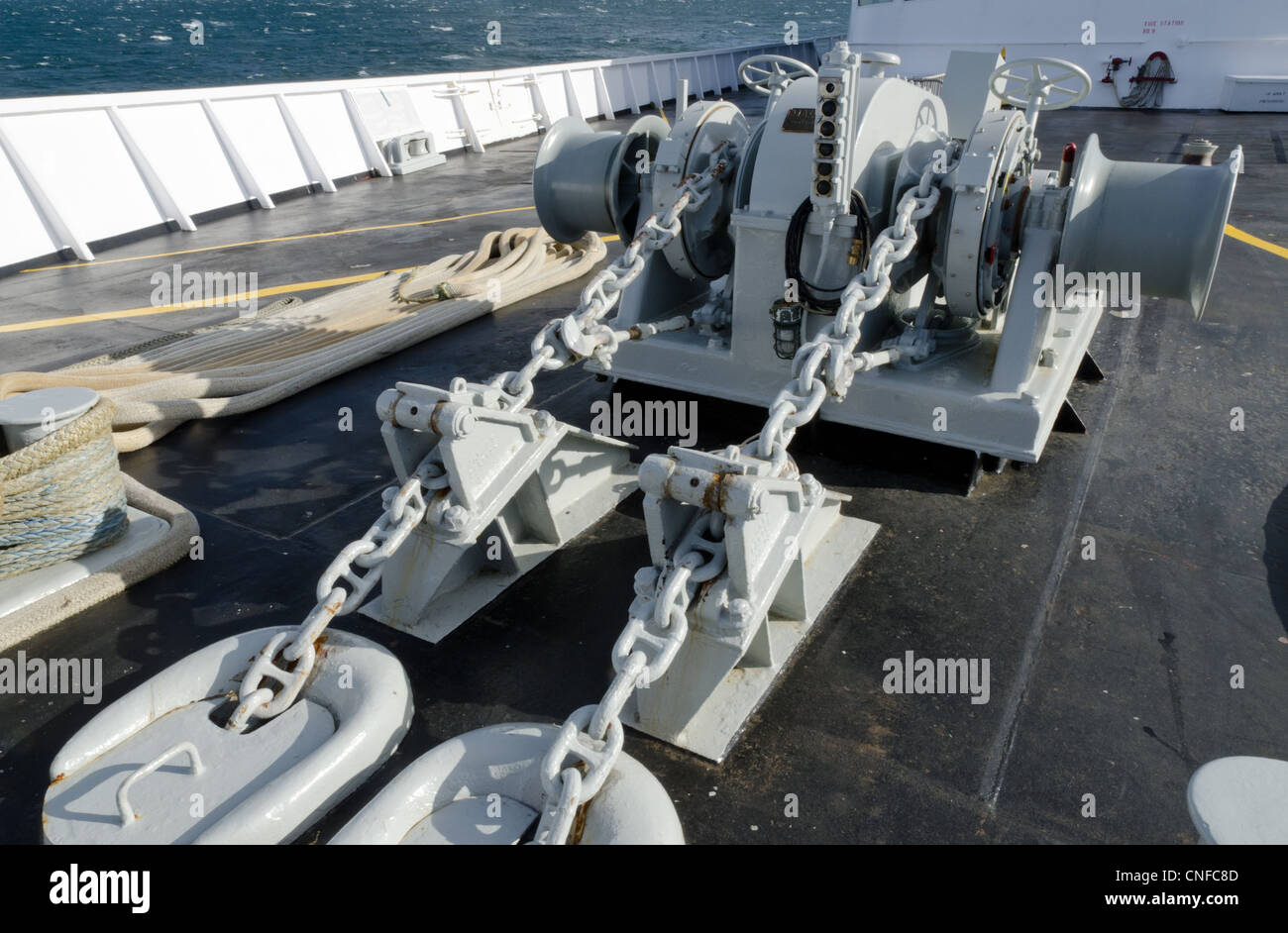 Ships anchors hi-res stock photography and images - Alamy