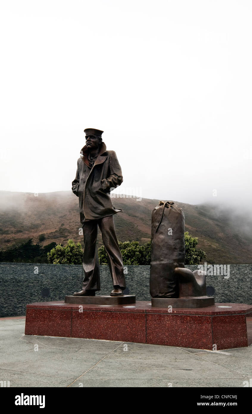 The lone sailor statue hi-res stock photography and images - Alamy
