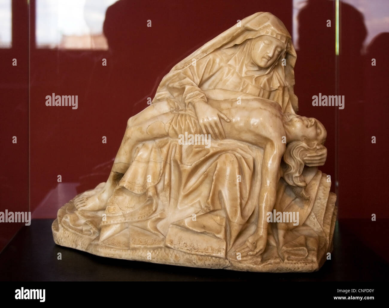 Virgin mary and the dead christ hi-res stock photography and images - Alamy
