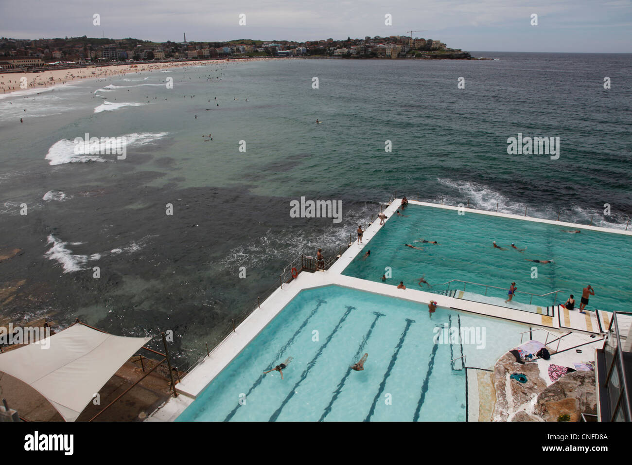 Open air swimming pool along the coastal path from Bondi beach to ...