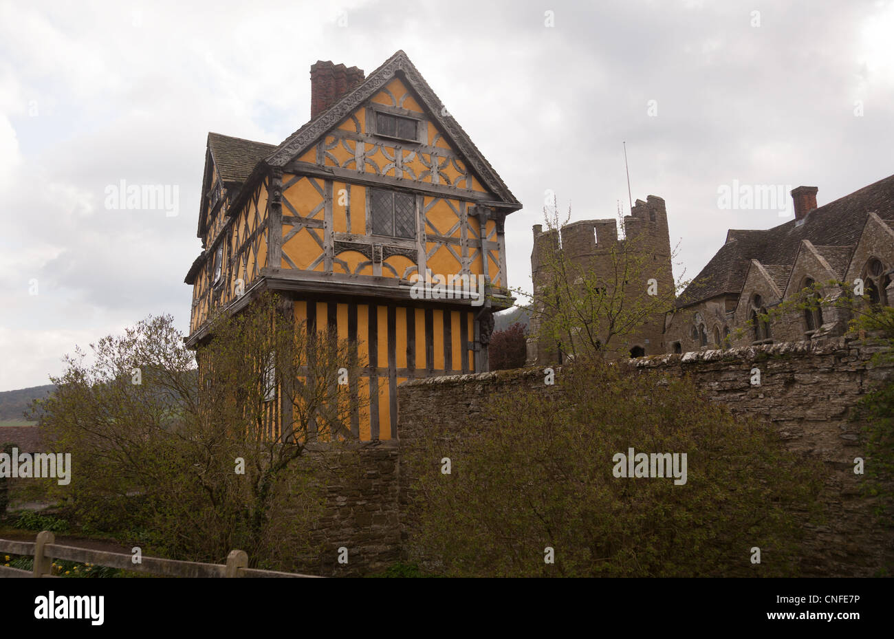 Tudor period gatehouse hi-res stock photography and images - Alamy