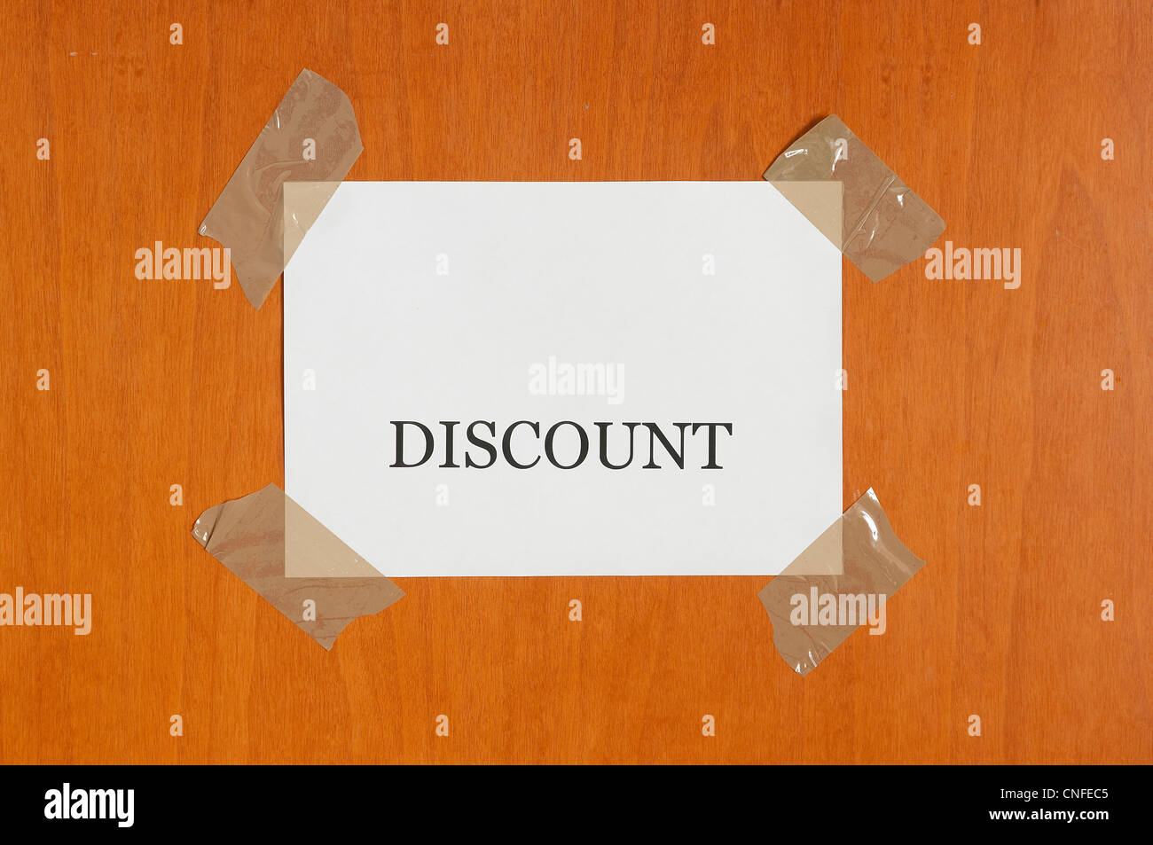 "discount" sign on the door Stock Photo - Alamy